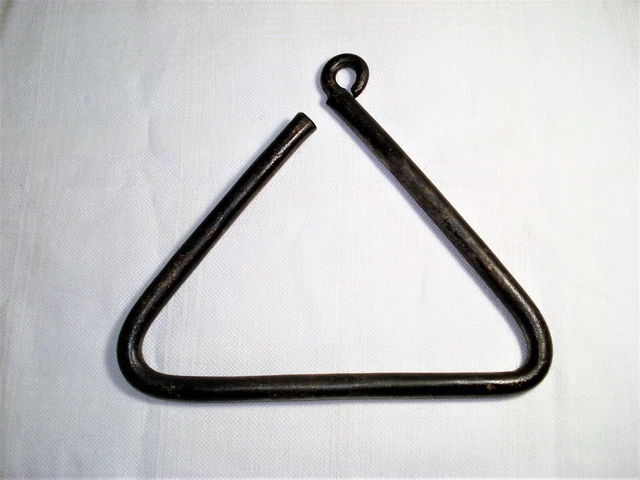 VINTAGE HEAVY DUTY Thick Iron Triangle Dinner Bell Farmhouse Ranch $14. ...