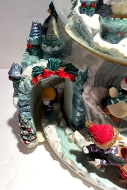 PENGUIN MUSICAL WATER Snow Globe Revolving Wind Up Moving Train Base £ ...