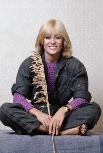 ENGLISH MODEL ANGIE Best first wife of footballer George Best Lond- Old ...