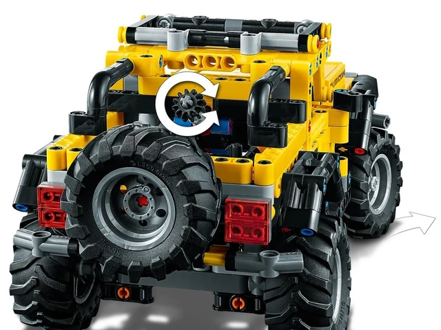 LEGO TECHNIC JEEP Wrangler 42122 from 2021. 665 Parts. With Box and ...