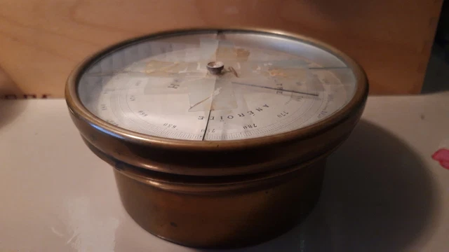 ANCIEN BAROMETRE ANÉROIDE cuivre BU. SHIPS N 1379 - 1940 EUR 25,00 ...