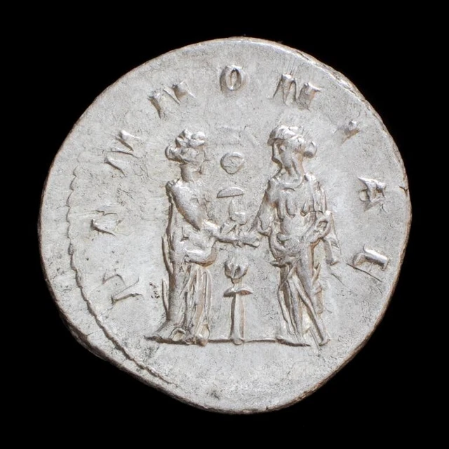 ANTONINIANUS TRAJAN DECIUS - Pannonia / Handshake, Roman Empire £131.47 ...