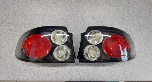 GENUINE V2 HOLDEN Monaro Hsv Gto Gts Coupe 4 Black Bezel Tail Lights Vt ...