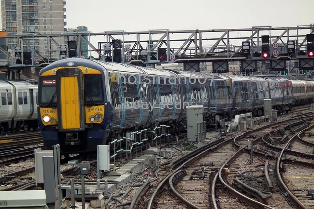 CLASS 375 375916, 4 car EMU, in South Eastern Blue at London Bridge £0. ...