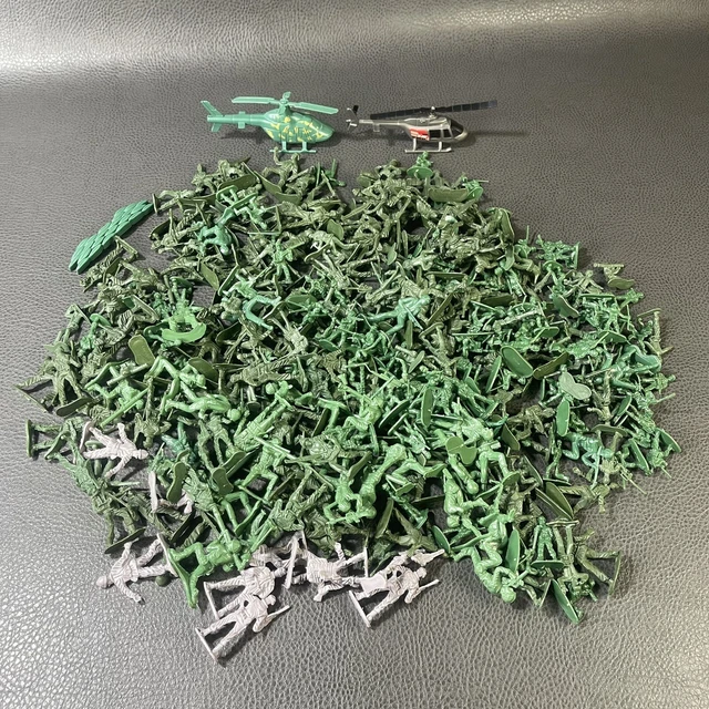 LOT OF 150+ Army Men Toy Soldiers Helicopters Green Gray Playset ...