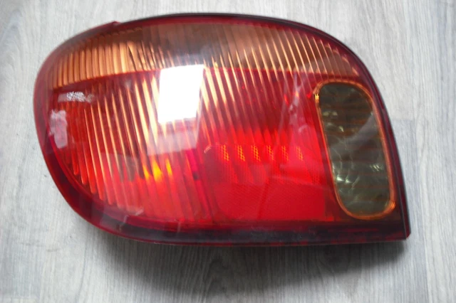 A GENUINE TOYOTA Yaris Mk1 Rear Light Left Side £30.00 - PicClick UK