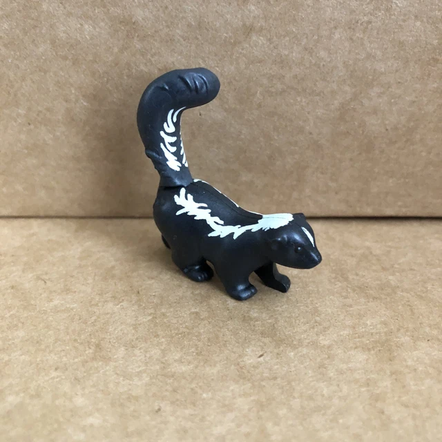 PLAYMOBIL WILTOPIA BLACK Skunk Figure, Country Farm Zoo Safari Animal ...
