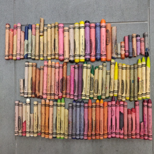 VINTAGE CRAYOLA BINNEY & Smith Crayons 94x Lot 15x Discontinued Lindsay ...