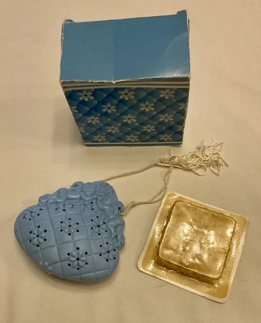 VINTAGE AVON BLUE Purse Pomander Boxed Unused With Sealed Potpourri Wax ...