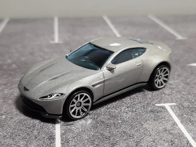 HOT WHEELS ASTON Martin DB10 Silver New 1/64 James Bond 007 Spectre £5. ...