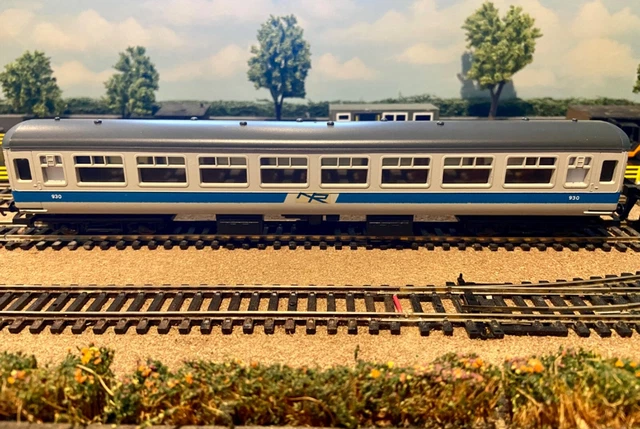 OO GAUGE LIMA Northern Irish Railways Mk2 InterCity coach £22.50 ...