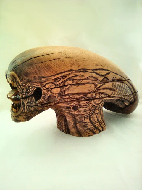 SCULPTURE EN BOIS Xénomorphe / alien xenomorph wood carving 43/14/24 cm ...