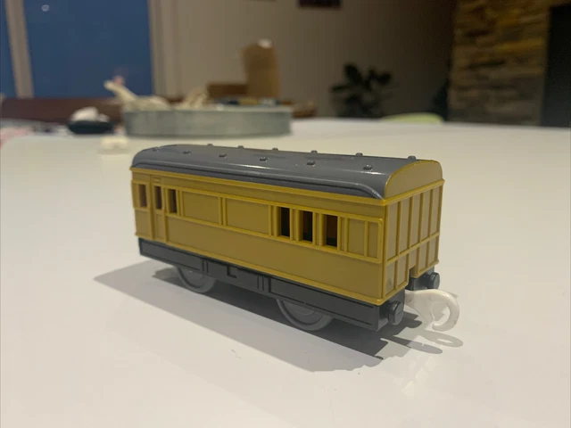 TOMY TRACKMASTER PLARAIL Double Hook Works Unit Coach Splatter And ...