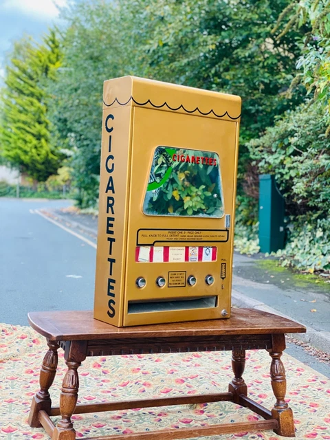 RARE GOLD Cigarette Vending Machine 1950s The Master Vending Co (83 / ...