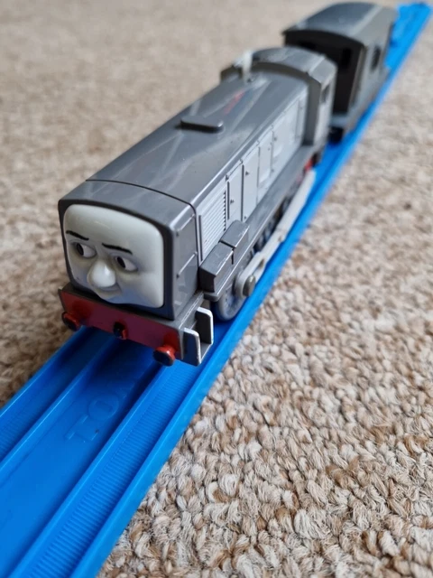 TOMY TRACKMASTER THOMAS train MOTORISED DENNIS & BRAKEVAN $23.36 - PicClick
