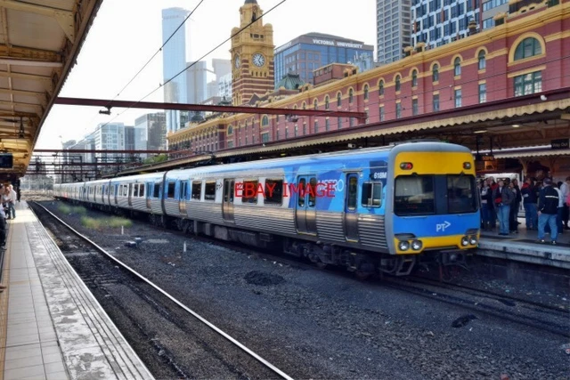 PHOTO METRO Trains Melbourne Comeng Class Suburban 6-Car Emu No 618M ...