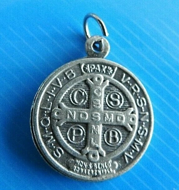 #1758# MEDAILLE RELIGIEUSE ancienne " Sentia Muniamur " - argenté EUR ...
