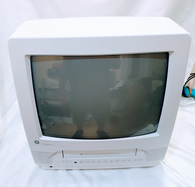 GE SPACEMAKER 13TVR70 13" CRT TV/VCR/VHS Combo Retro Gaming/Rotates ...