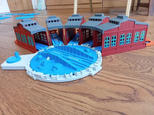THOMAS THE TANK Engine Trackmaster Engine Sheds X 5 Turntable Switch ...
