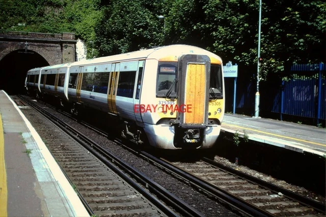 PHOTO CLASS 375 Electrostar 3-Car Emu No 375 305 At Chatham On A ...