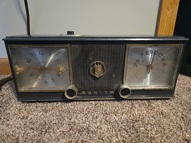 ZENITH VINTAGE COLLECTIBLE Clock Radio Model C624, Clock Working, Radio ...