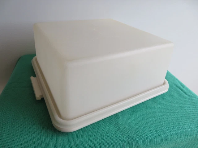 VINTAGE TUPPERWARE SQUARE White Cake Taker Server Storage Container £14 ...