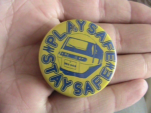 INTERCITY 125 BRITISH Rail Play Safe Stay Safe Pin Badge Inter-City 125 ...