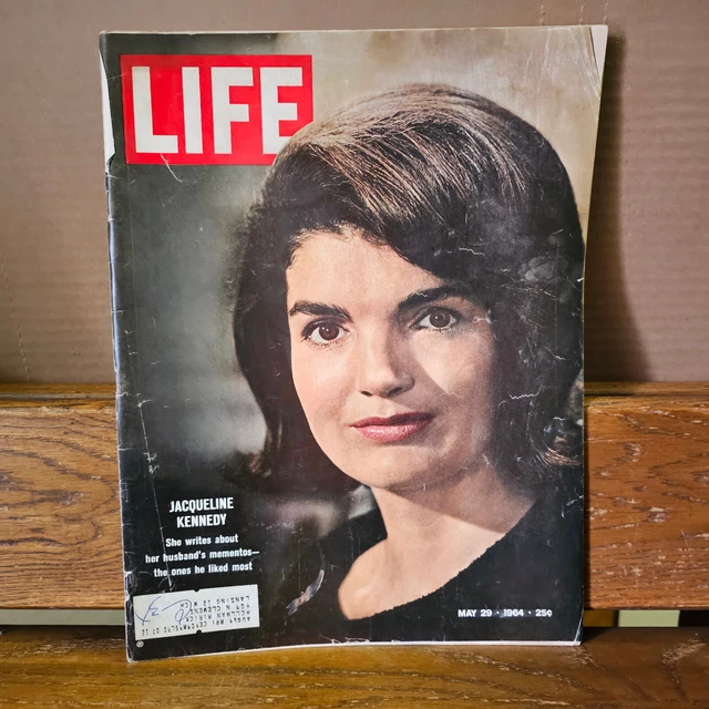 LIFE MAGAZINE MAY 29 1964 Jacqueline Jackie Kennedy JFK Mementos he ...