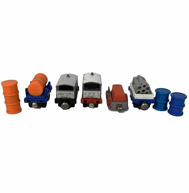 THOMAS THE TANK Engine Train Set Carriages And Cargo Bundle X 5 £9.99 ...