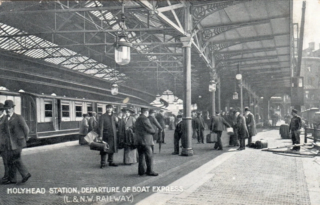 HOLYHEAD RAILWAY STATION - Photo Postcard c1910 / Anglesey £15.00 ...