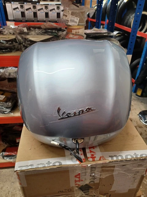GENUINE ORIGINAL VESPA 32L Top Box Delicate Grey for Primavera 50/125 £ ...