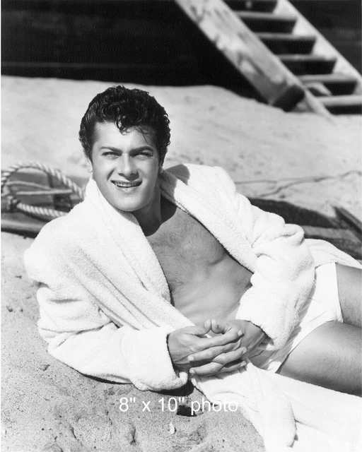 TONY CURTIS SHIRTLESS BEEFCAKE SPEEDO beach candid Celebrity photo (64 ...