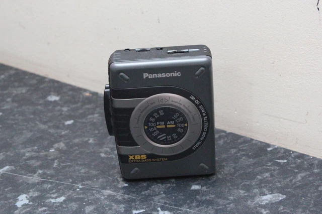 PANASONIC RQ-V65 FM/AM Radio Cassette Player Walkman Working NEEDS NEW ...
