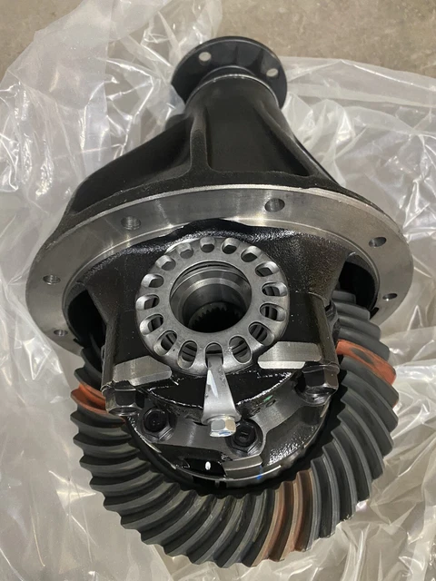 GENUINE TOYOTA LANDCRUISER HZJ78 HZJ79 series Rear Diff Centre. 4.3 ...