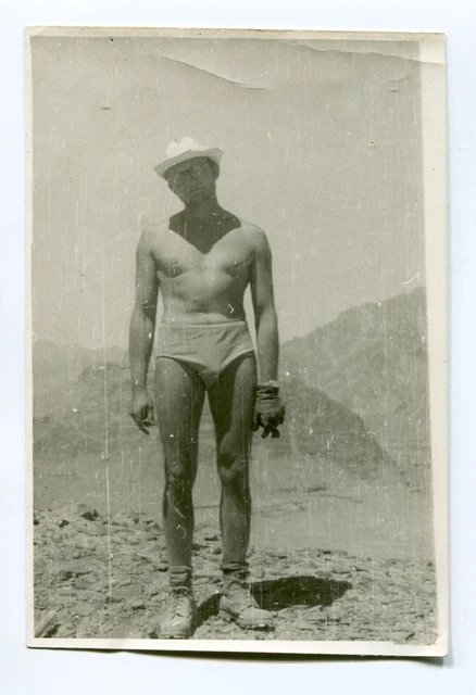 SHIRTLESS HANDSOME YOUNG men bulge beach odd gay int vtg photo EUR 43 ...