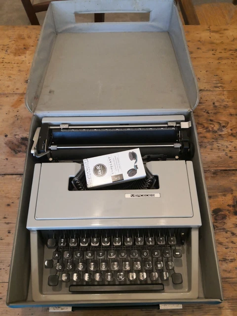 VINTAGE MERCEDES TYPEWRITER with Carrying Suitcase Typewriter with Case ...