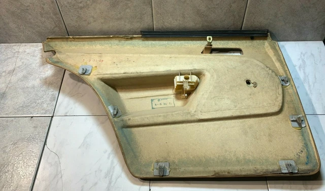 ORIGINAL MERCEDES BENZ 190er W201 Door Fancy Dress Rear Right ...
