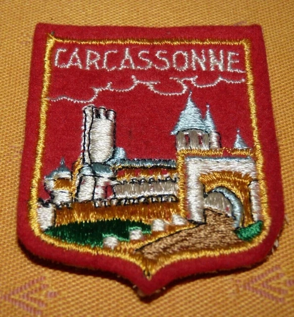 ANCIEN ÉCUSSON À coudre en feutre brodé blason Carcassonne neuf Vintage patch £4.42 - PicClick UK