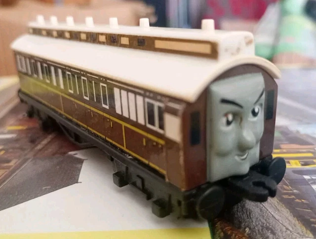 OLD SLOW COACH ERTL Thomas The Tank Engine & Friends Train Engine 2001 ...