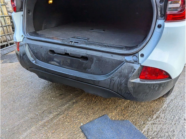 RENAULT KADJAR REAR Bumper 2016 SUV COMPLETE 4/5dr HFE White (15-24) 1. ...