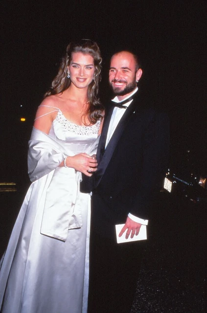 DIA BROOKE SHIELDS und Andre Agassi 1997 KB-format Fotograf P26-18-5-1 ...
