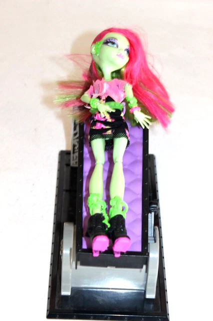 MONSTER HIGH MUÑECA Venus Mcflytrap Con Cama ,27cm- #30 EUR 42,34 - PicClick FR