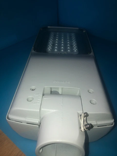 PHILIPS LUMISTREET GEN2 Mini BGP292 LED180-4s/740 Street LED Light £178 ...