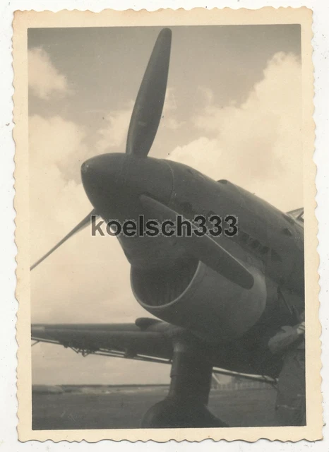 FOTO JUNKERS JU 87 Stuka Flugzeug der Luftwaffe auf einem Flughafen EUR ...