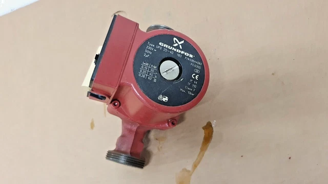 GRUNDFOS UPS 25-40 180 pompa di riscaldamento pompa di circolazione riscaldamento pompa EUR 49 ...