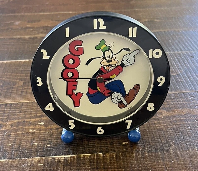 VTG DISNEY GOOFY Backwards Clock Runs Reverse Desk Table Playroom Kids ...
