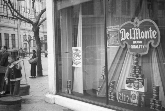 SHANGHAI CHINA, 'DEL Monte' display in a store window OLD PHOTO EUR 6 ...
