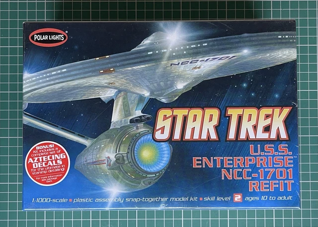 STAR TREK : USS Enterprise NCC-1701 Refit Model Kit by Polar Lights ...