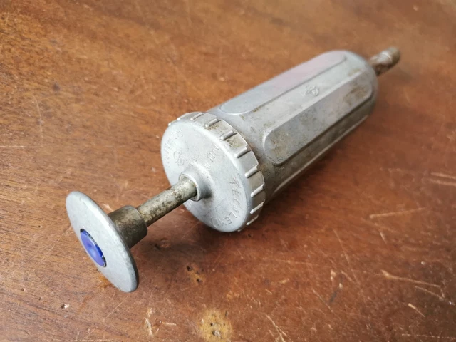 VINTAGE TECALEMIT BLUE Spot G.C. 3021 Grease Gun For Classic Jaguar ...