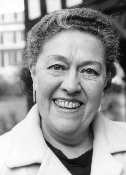 ACTRESS PEGGY MOUNT 1970s Historic Old Photo $9.00 - PicClick AU
